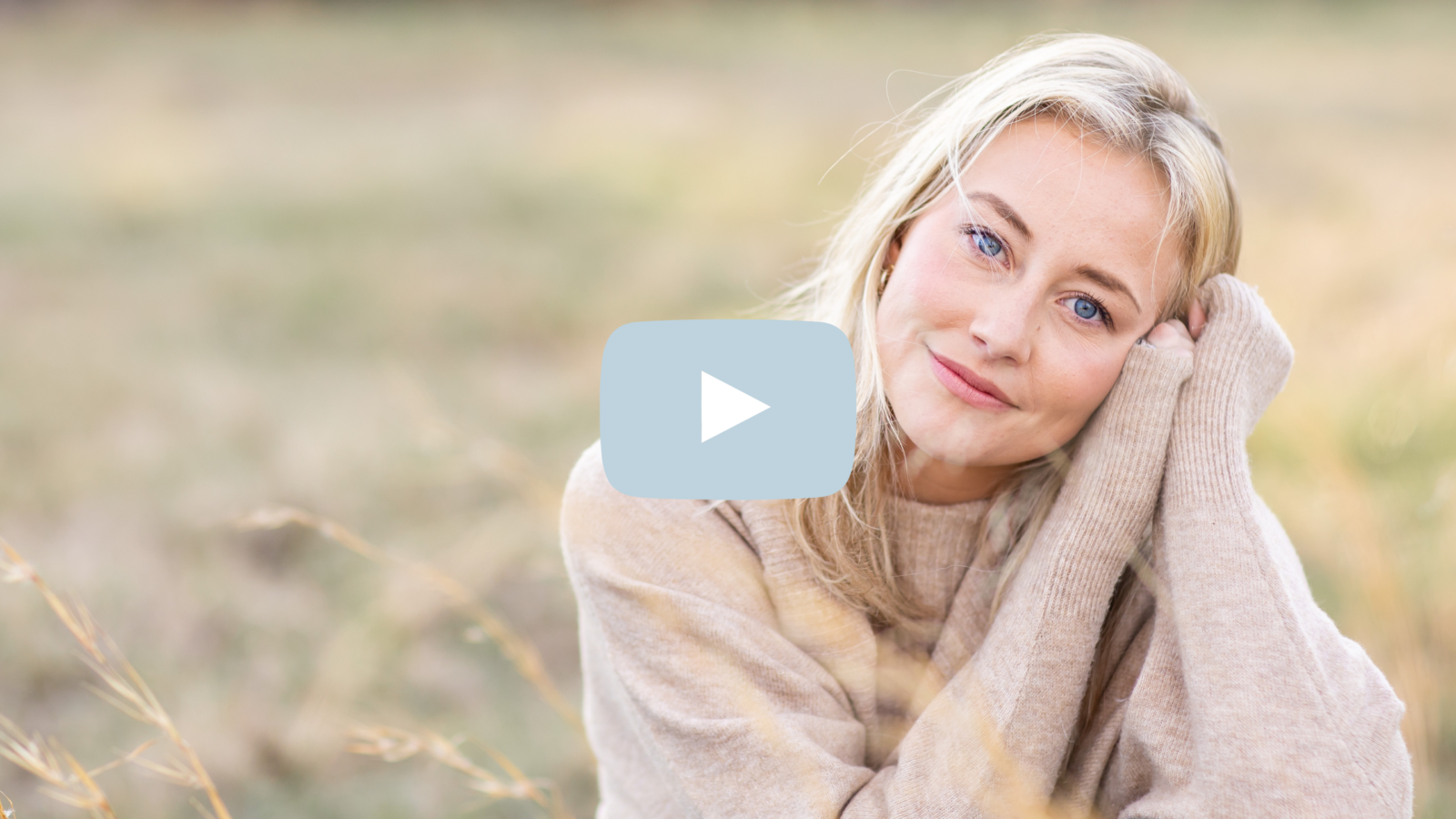 5 Senior Photography Prompts for More Natural Portraits | Hope Taylor ...